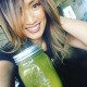 Healthy chocolate mint smoothie | wellnessatheartblog